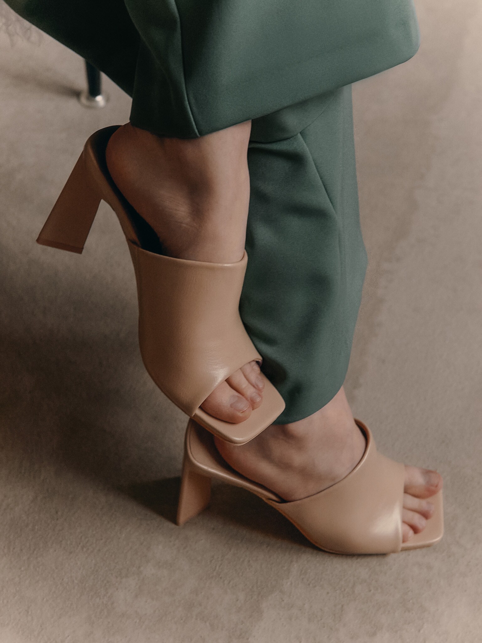 Open toe mules :: LICHI - Online fashion store