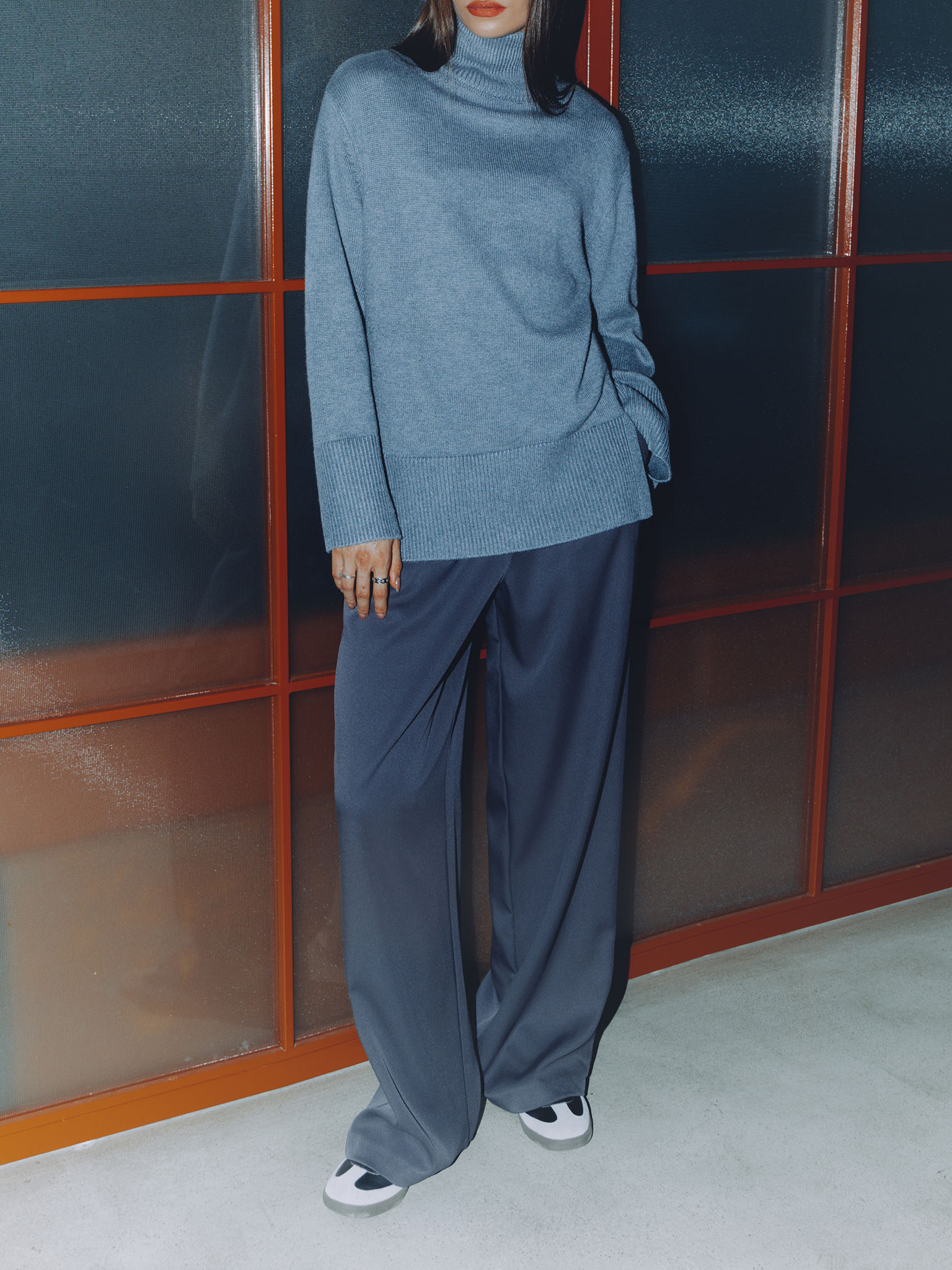 Свободный свитер с рельефными деталями :: LICHI - Online fashion store