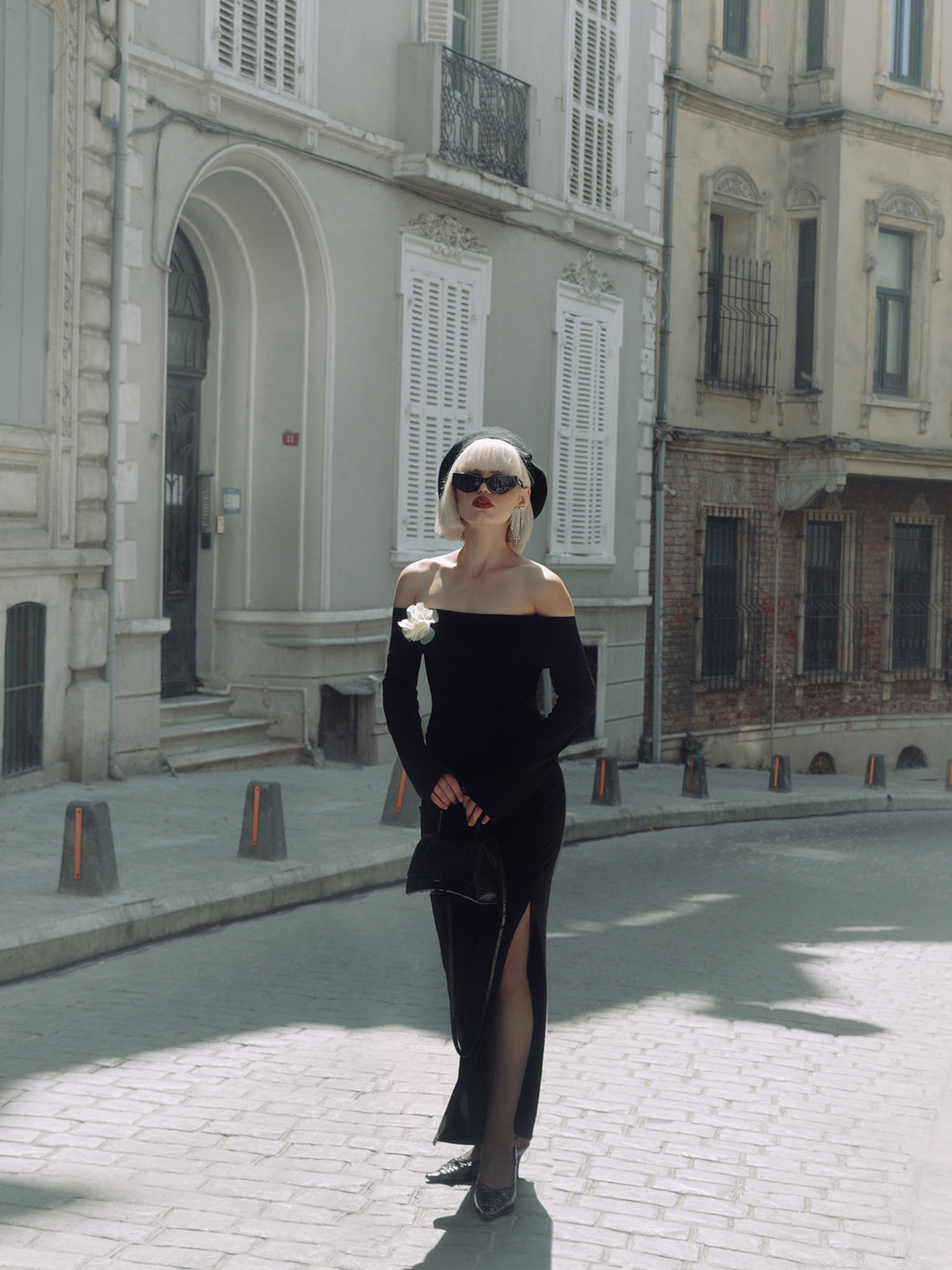 Top with dropped shoulders and contrasting flower :: LICHI - Online ...