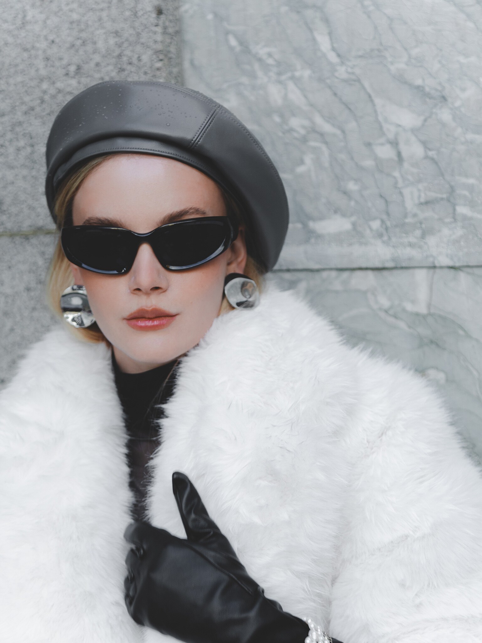 Берет из экокожи :: LICHI - Online fashion store