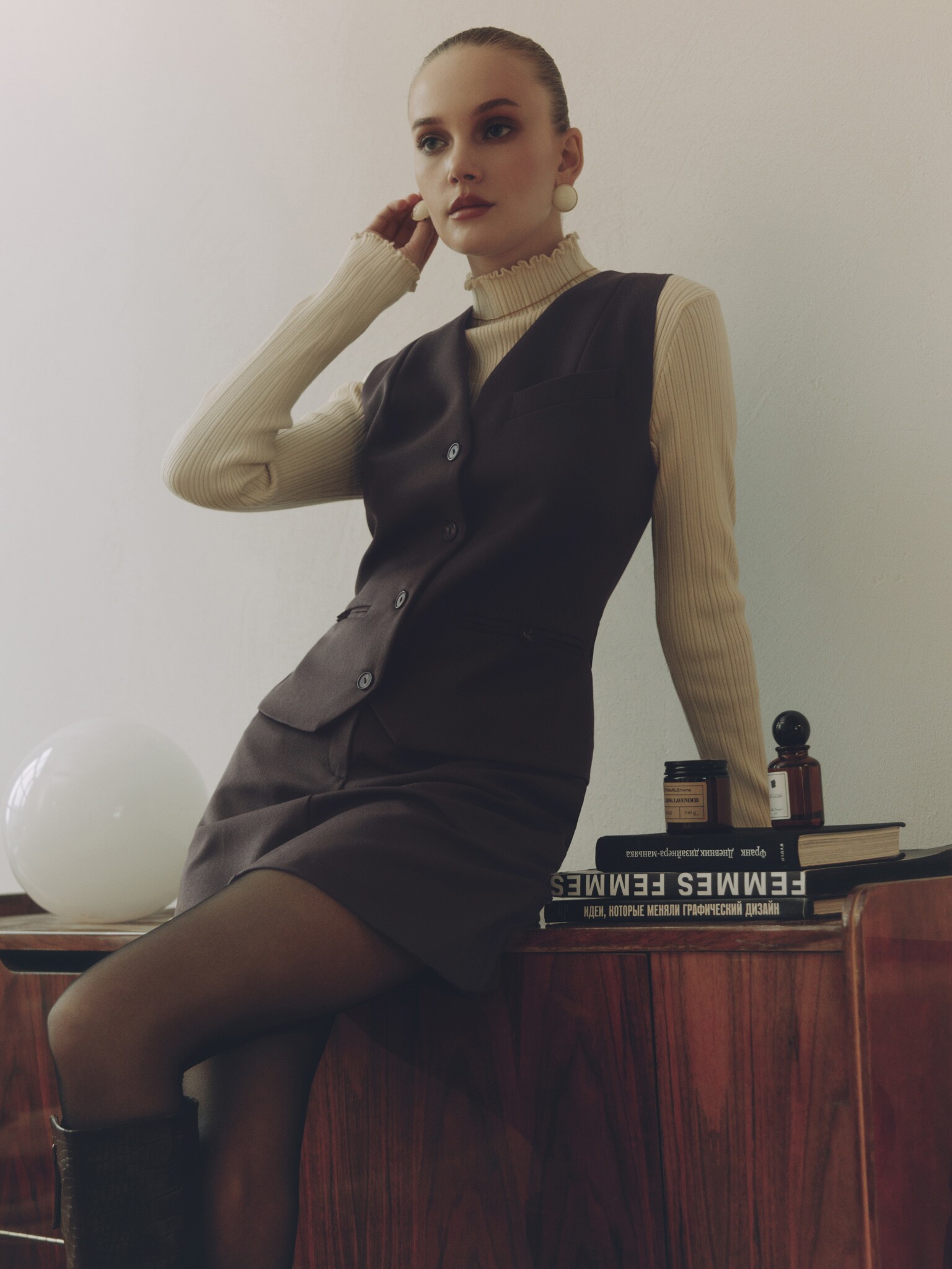Жилет из костюмной ткани :: LICHI - Online fashion store