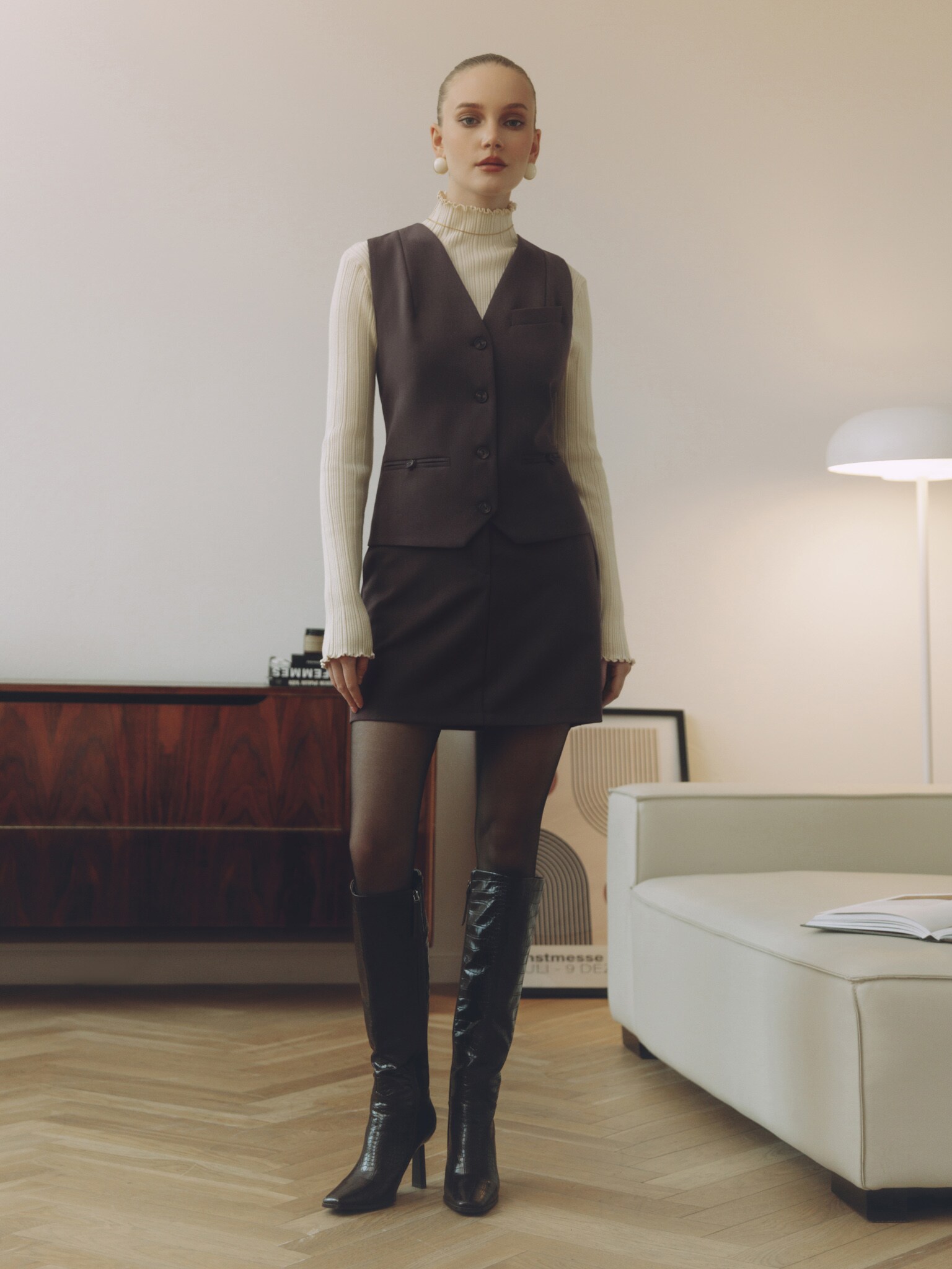 Жилет из костюмной ткани :: LICHI - Online fashion store