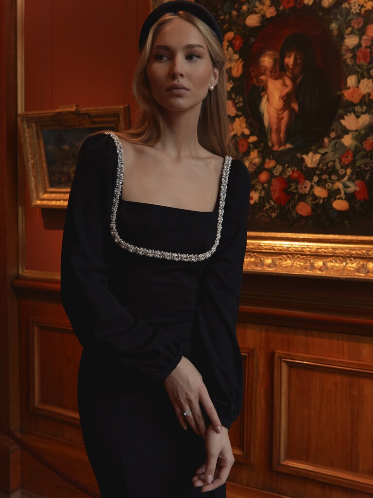 Платье миди с жемчужным декором на лифе :: LICHI - Online fashion store