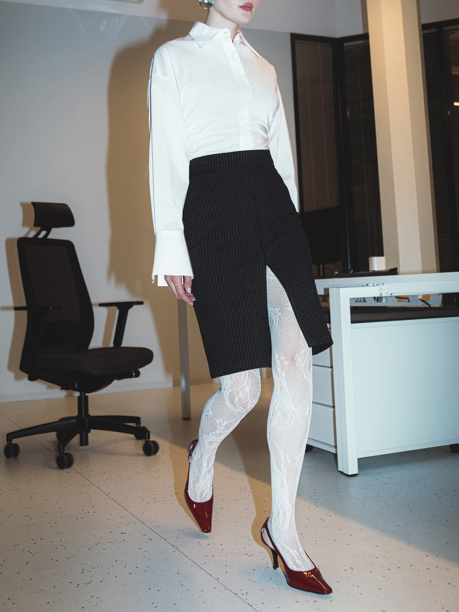 Прямая юбка до колена в мелкую полоску :: LICHI - Online fashion store