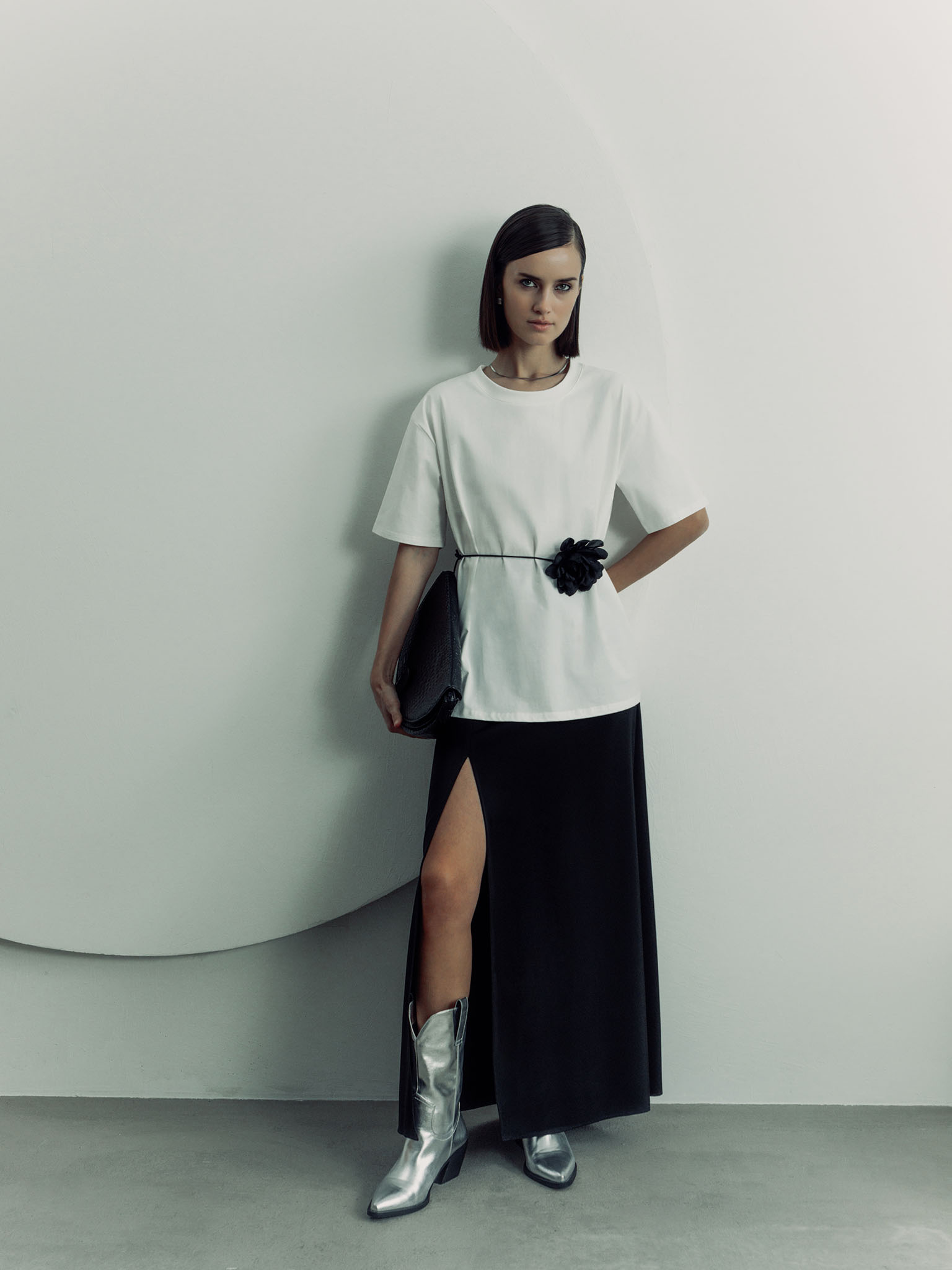 Однотонная футболка свободного кроя :: LICHI - Online fashion store