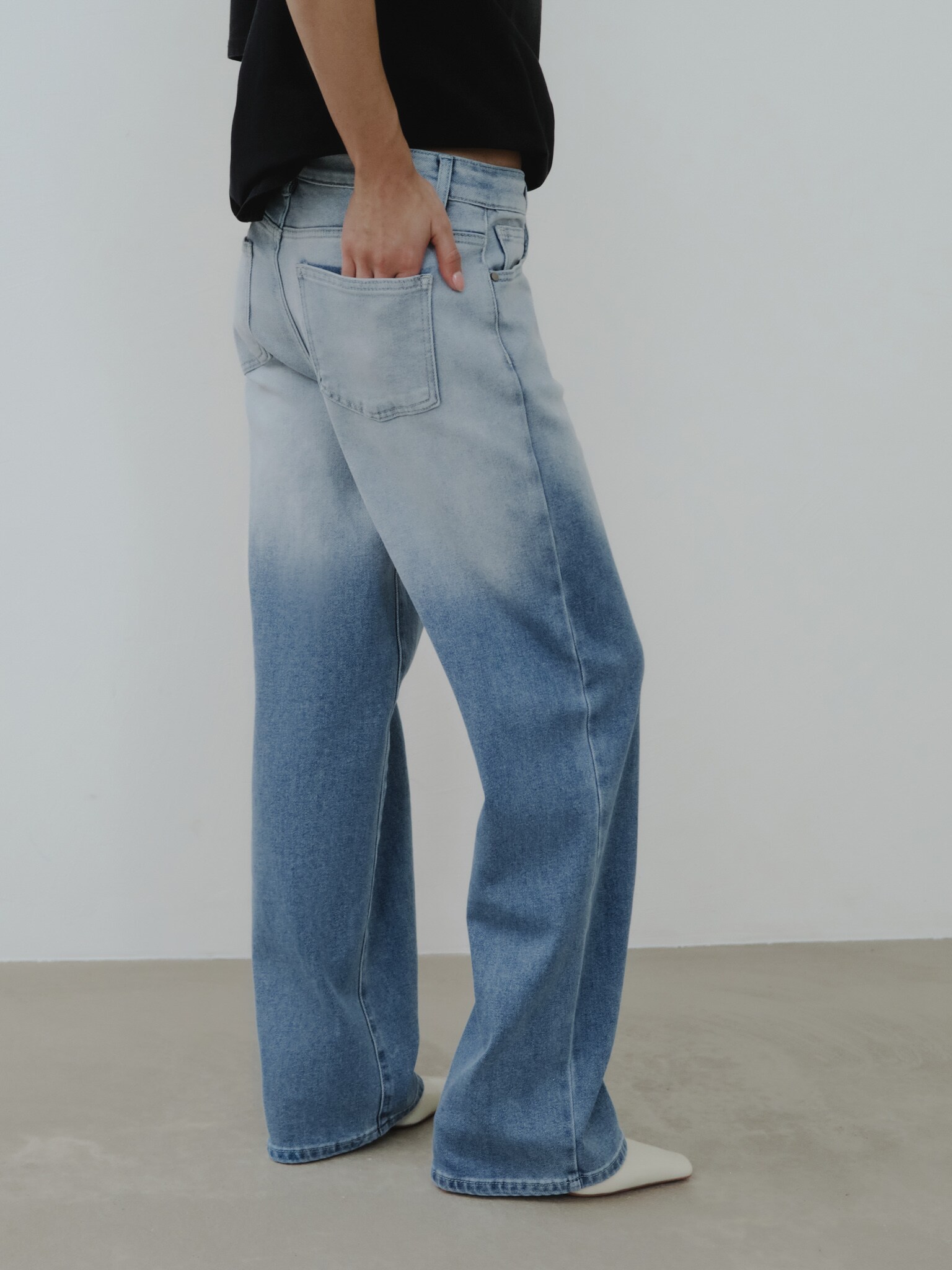 Свободные джинсы с градиентом :: LICHI - Online fashion store