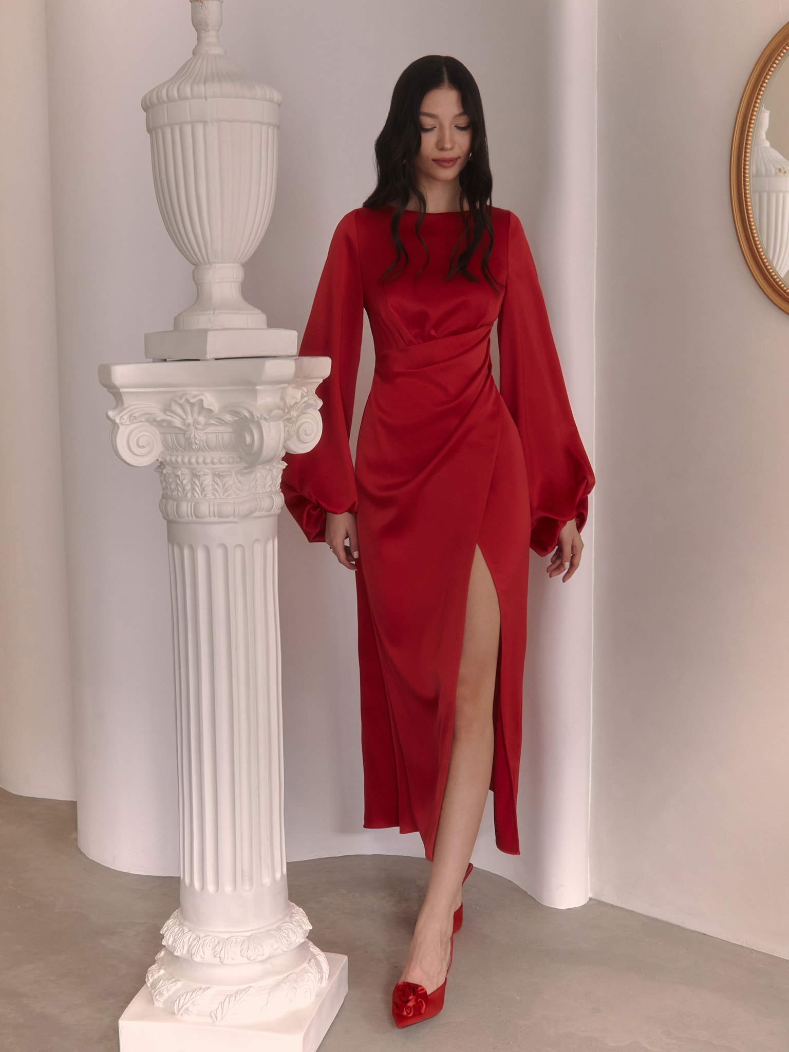 Атласное платье миди с драпировкой спереди Lichi Online Fashion Store
