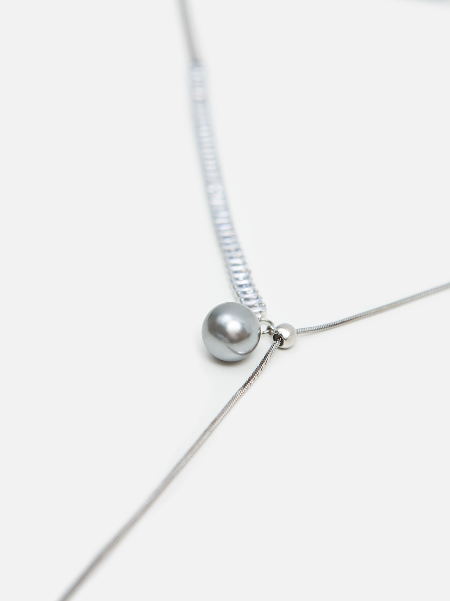 Long necklace with rhinestones and round decoration :: LICHI - Online ...