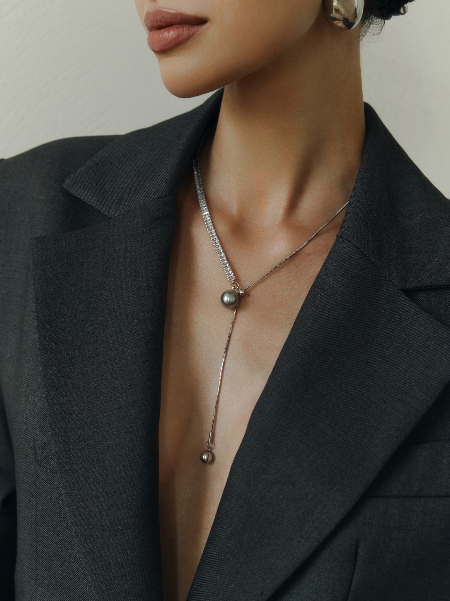 Long necklace with rhinestones and round decoration :: LICHI - Online ...