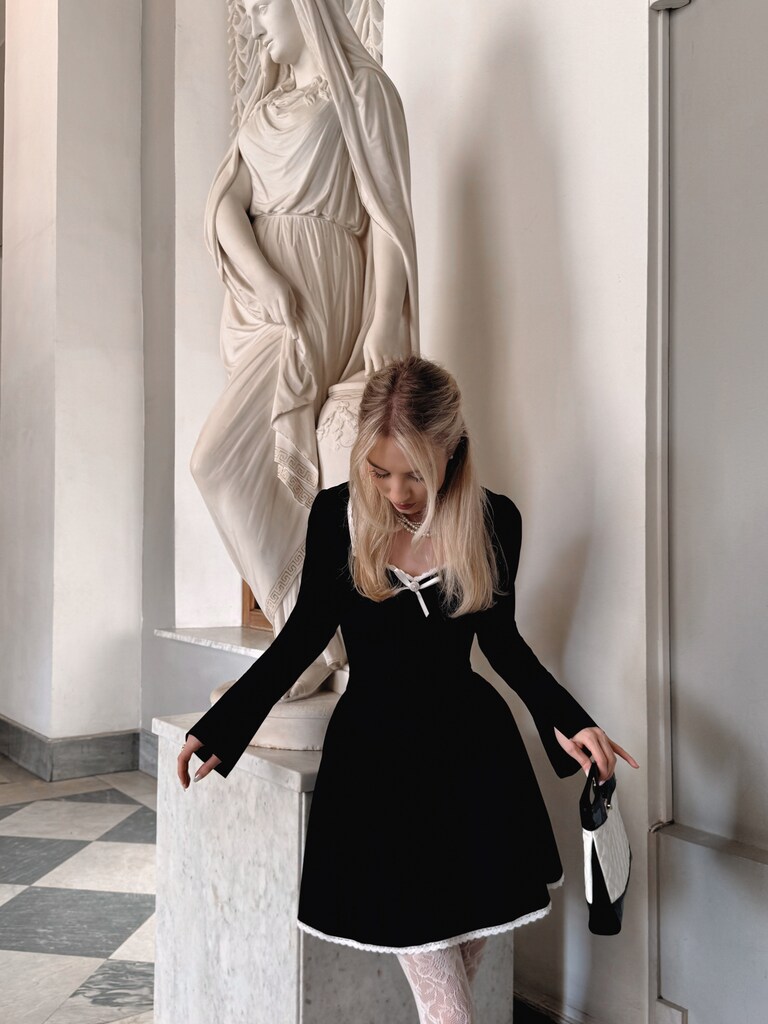 Mini dress with contrasting trim and bow :: LICHI - Online fashion store