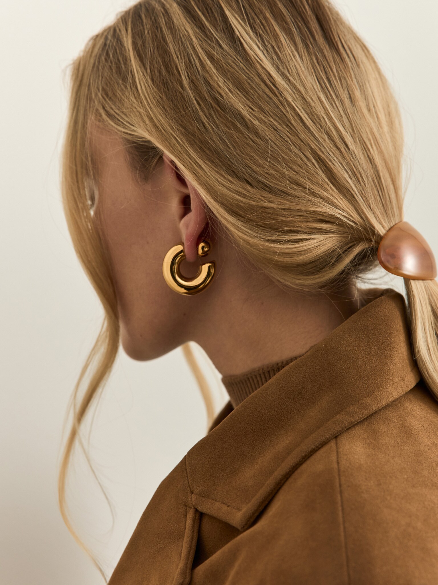 Blown half-hoop earrings :: LICHI - Online fashion store