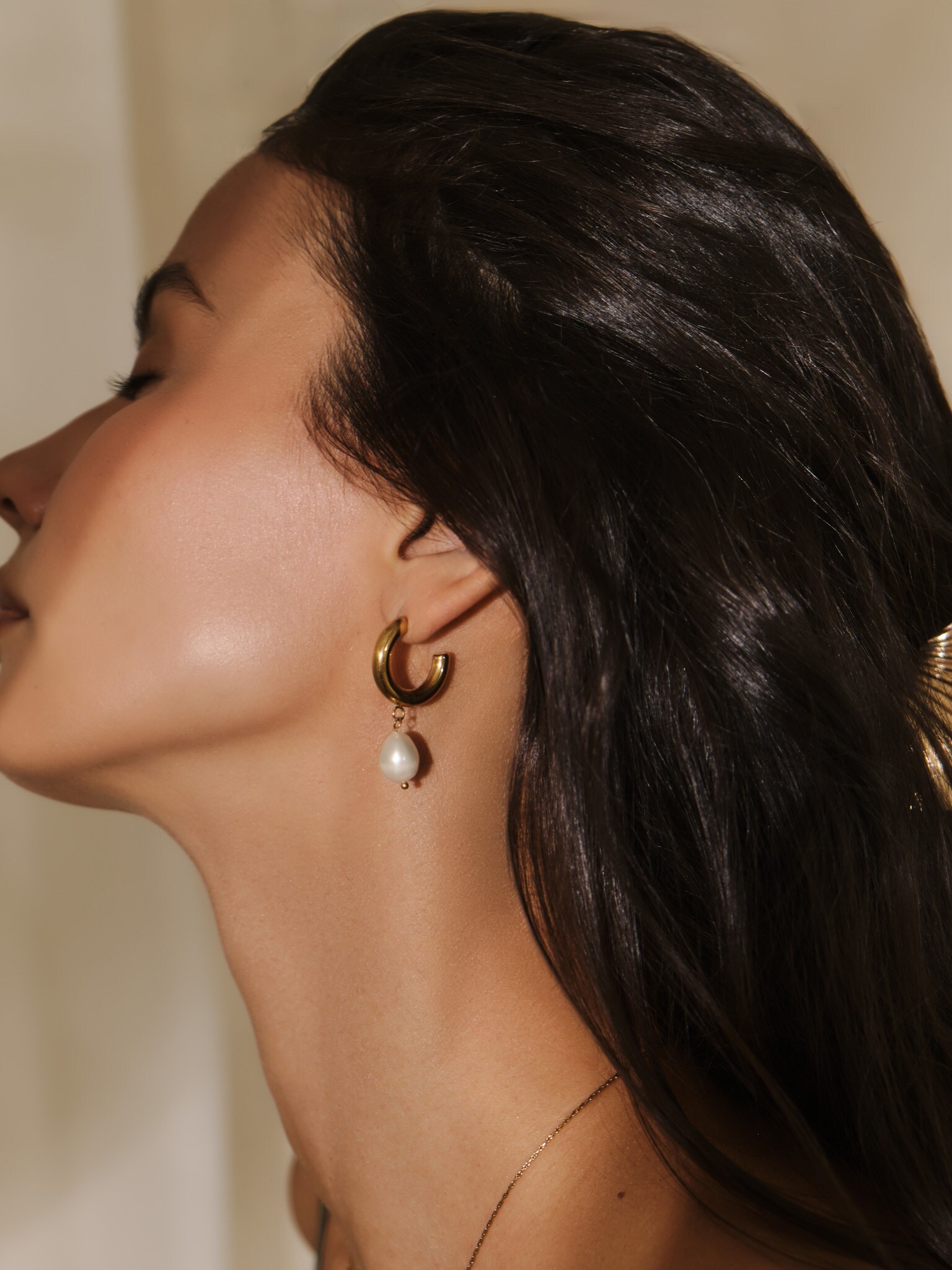 Half-hoop earrings with pearls :: LICHI - Online fashion store